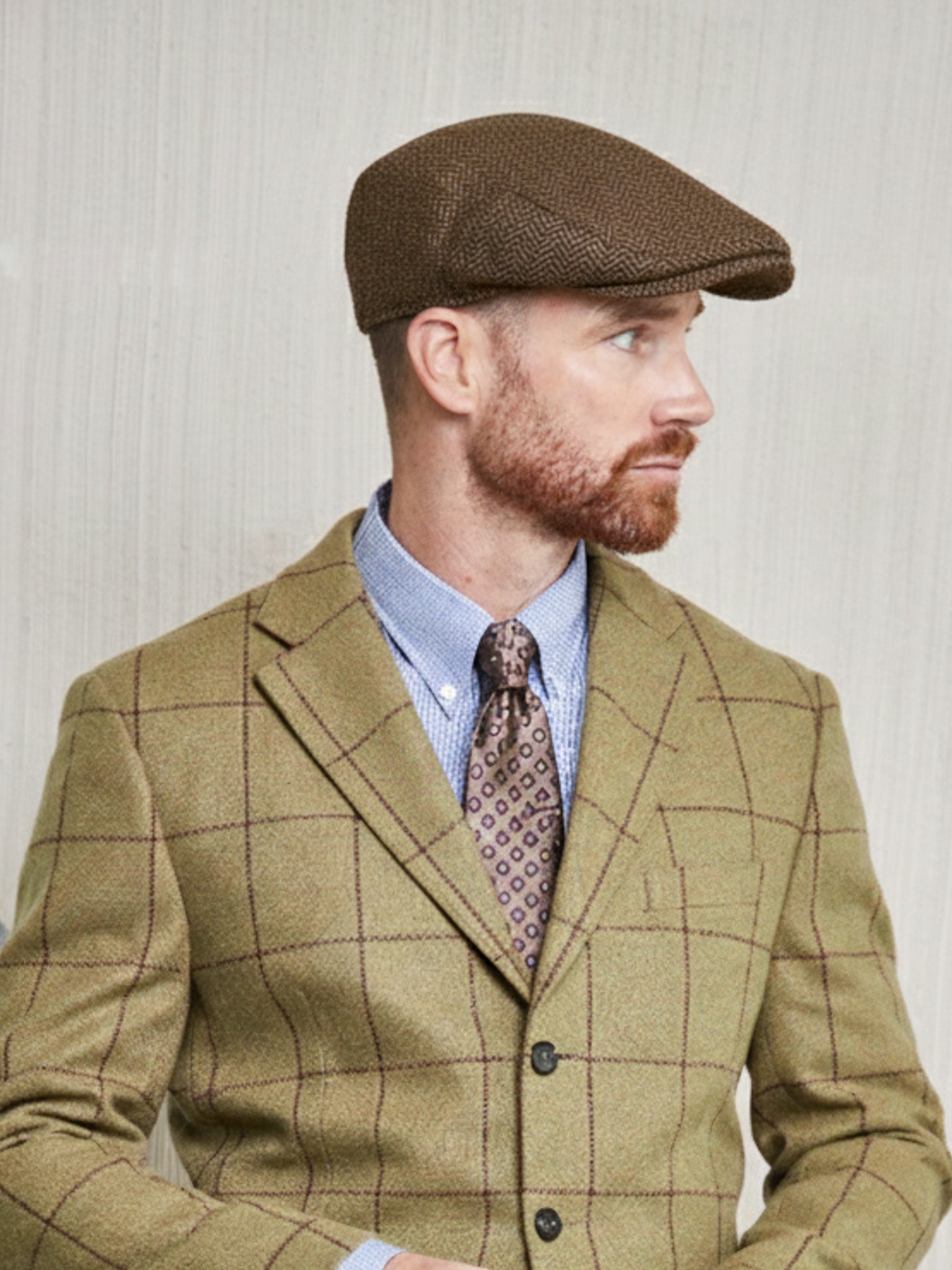 Tweed cap in brown/herringbone made from Moon Tweed